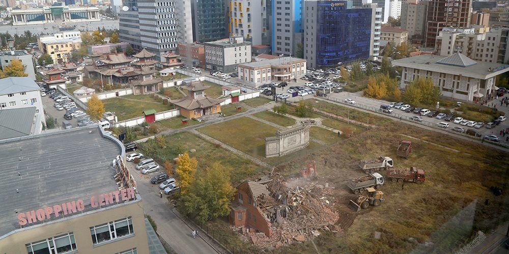 Чойжин ламын сүм музейн хамгаалалтын бүсэд зөвшөөрөлгүй эзэмшиж байсан