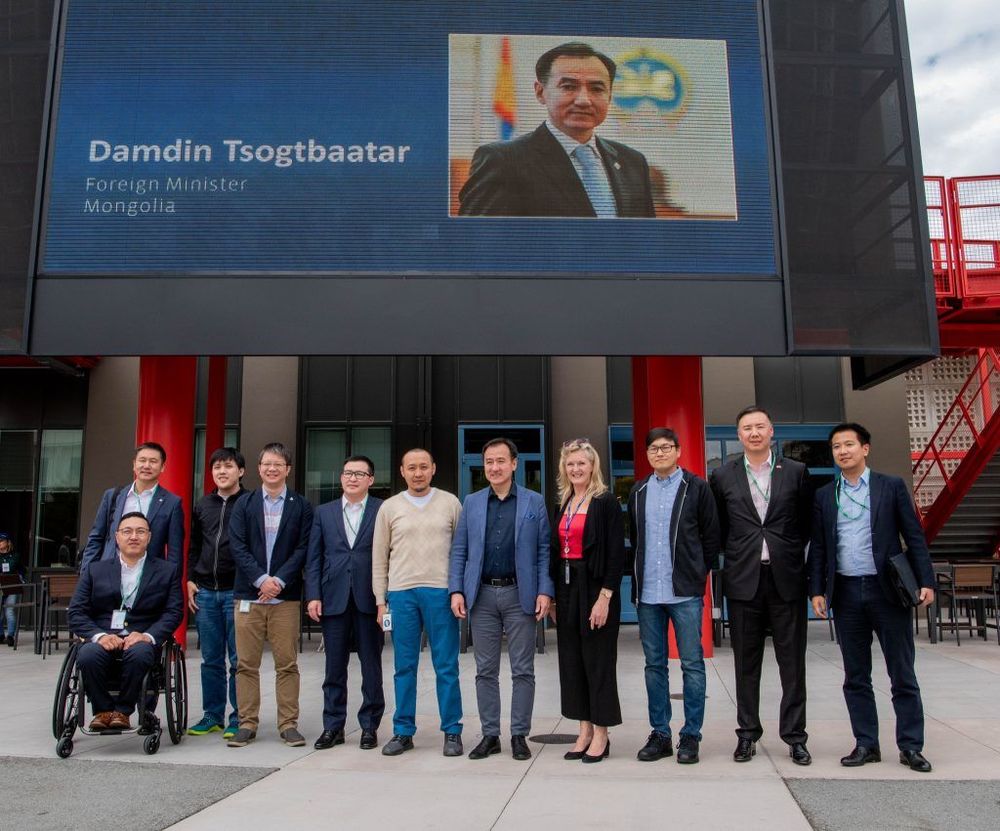 ГХ ны сайд Д Цогтбаатар Фейсбүүк компанийн төв оффист зочилжээ