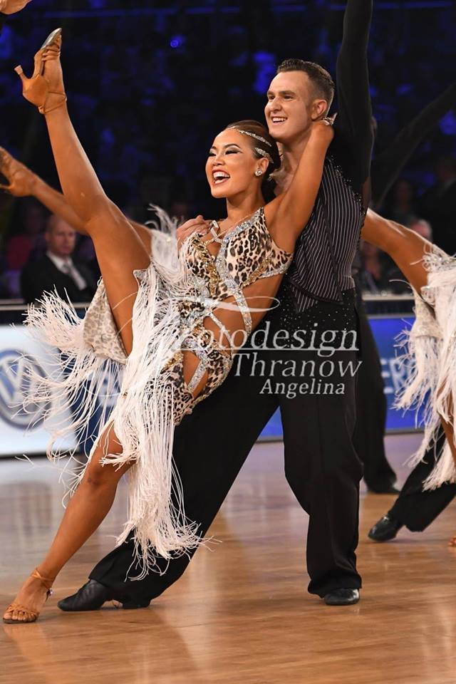 Монгол бүжигчин дэлхийн аварга боллоо