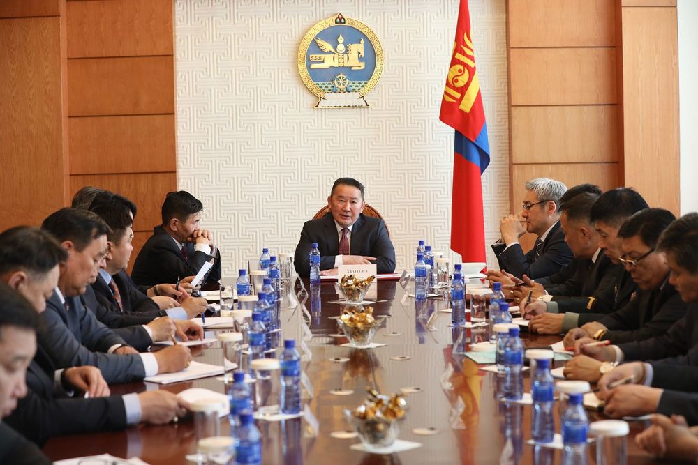 Ерөнхийлөгч ҮАБ ыг хангагч байгууллагуудын удирдлагад үүрэг өглөө