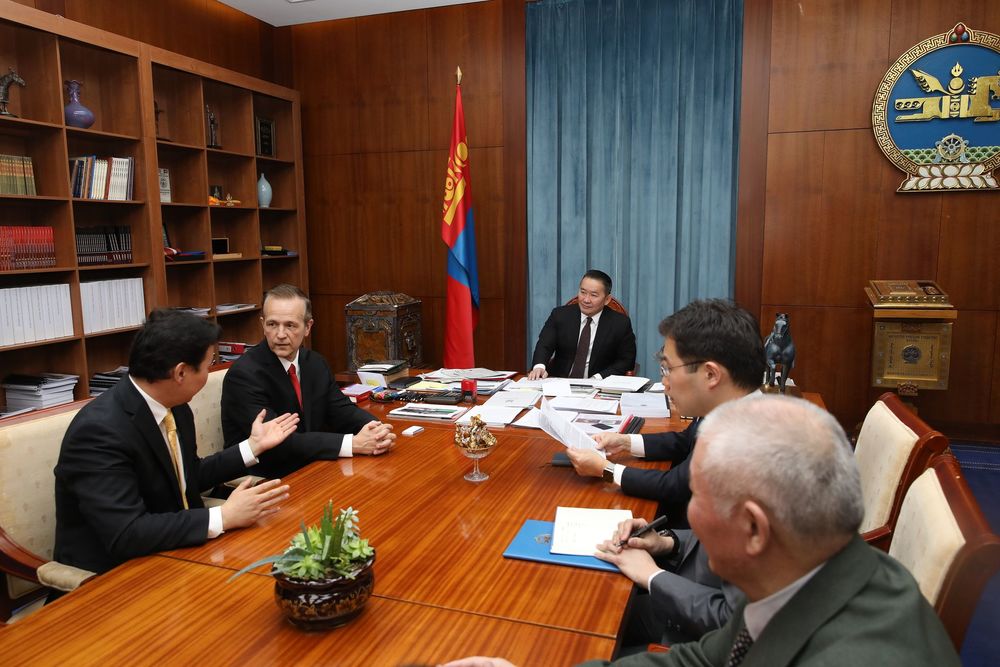 Ерөнхийлөгч Х Баттулга эрдэмтдийн төлөөллийг хүлээн авч уулзав