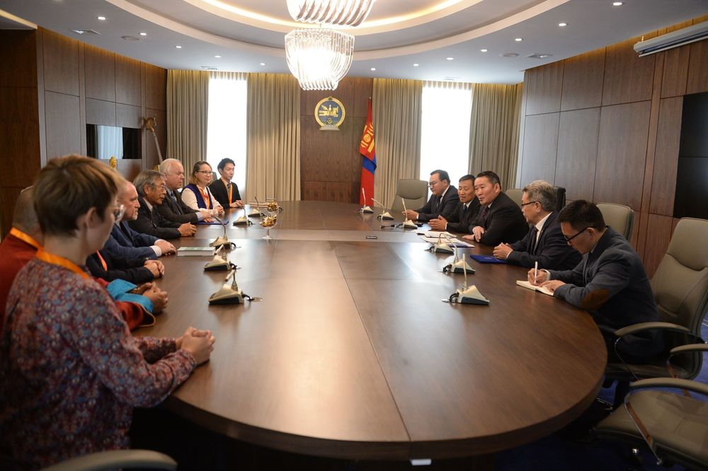 Ерөнхийлөгч Х Баттулга монголч эрдэмтдийн төлөөллийг хүлээн авч уулзлаа