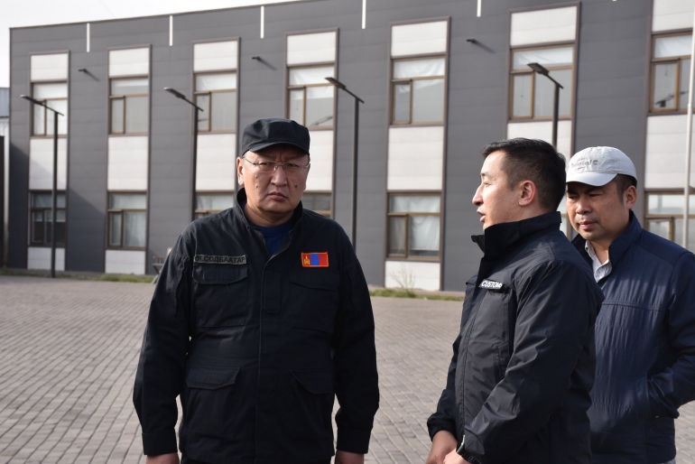 Гашуунсухайтын боомтод ажиллав