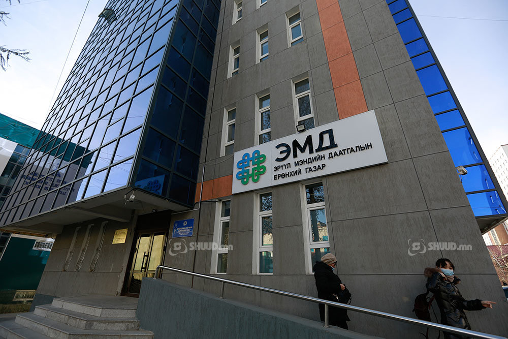 УИХ ын гишүүн М Оюунчимэгийн хүү Б Энхмөрөн ажлаа өгчээ