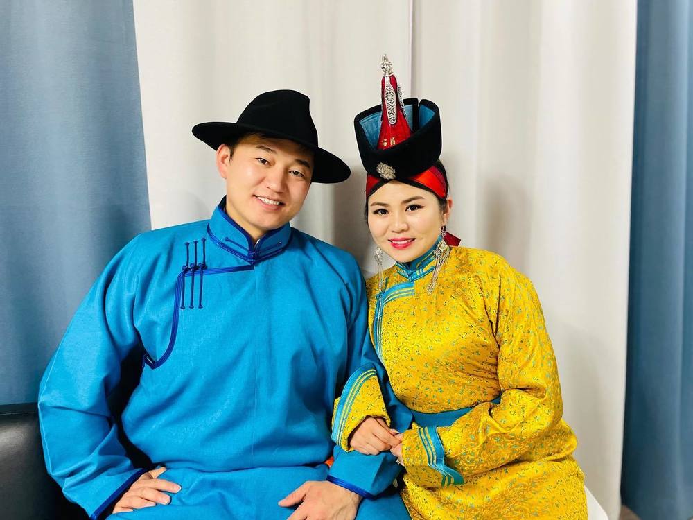 Ideree&Uka: Эх орныг минь муулбал өмөөрч, илүү магтмаар санагддаг