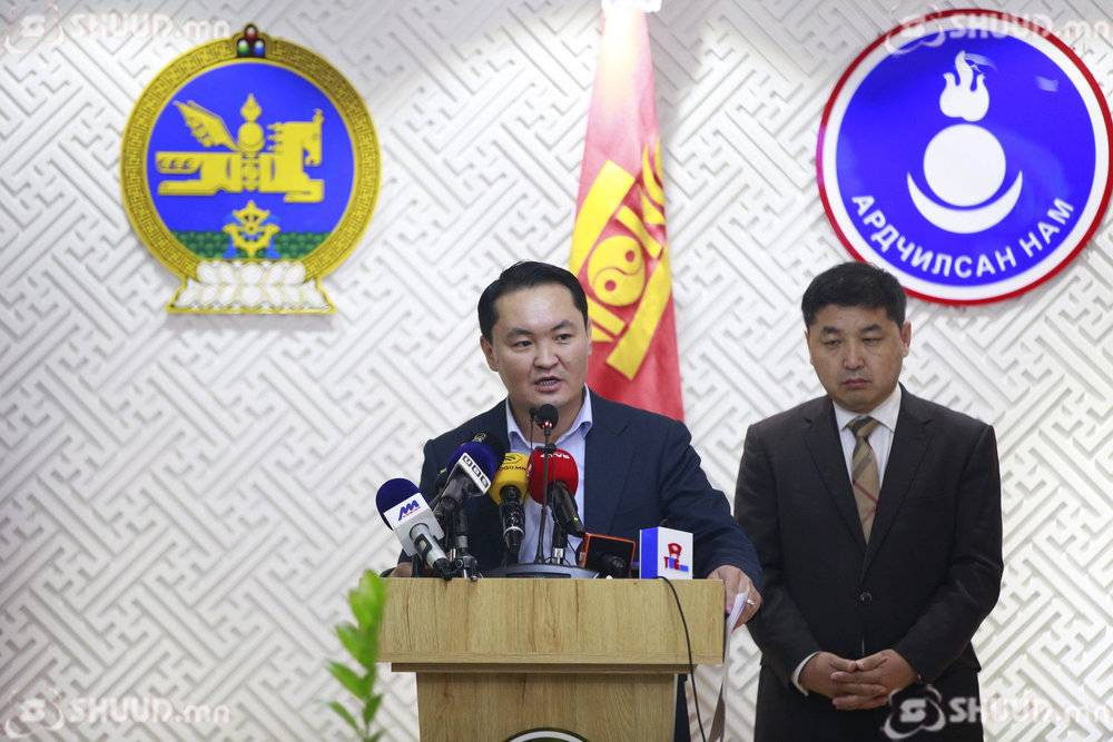 Ч Өнөрбаяр ҮХЦ МАН ын хуулийн зөвлөх шиг ажиллаж байна