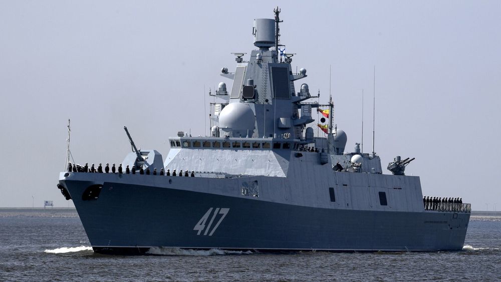 "Адмирал Горшков" хөлөг Циркон пуужин харвана