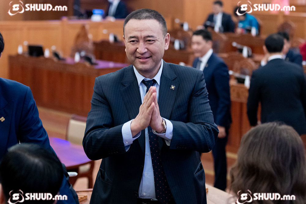 UB Palace-ийг нурааж, Б.Чойжилсүрэн барилга барина