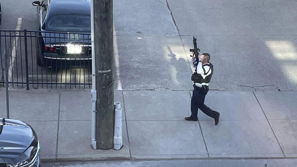 АНУ д зэвсэгт этгээд халдлага үйлдэж таван хүнийг хөнөөжээ