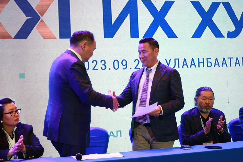 Д Энхтүвшин Бизнесийн орчныг сайжруулахын төлөө сэтгэл гарган хичээж ажиллана