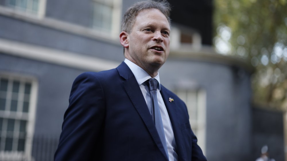 Их Британи анх удаа Украинд цэргээ байршуулна