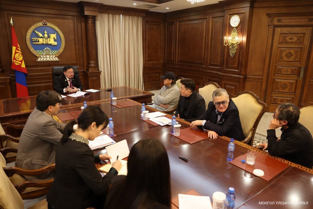 УИХ ын дарга Г Занданшатар уран бүтээлчидтэй санал солилцлоо
