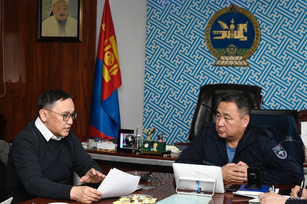 Замын Үүдийн гаалийн газарт эм био бэлдмэл хариуцсан дөрвөн байцаагч ажиллаж байна