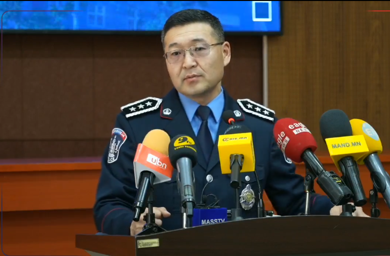 Нэр дэвшигчийн самбарыг урсан нүүрэн дээр нь зурсан гэх гомдол их ирж байна