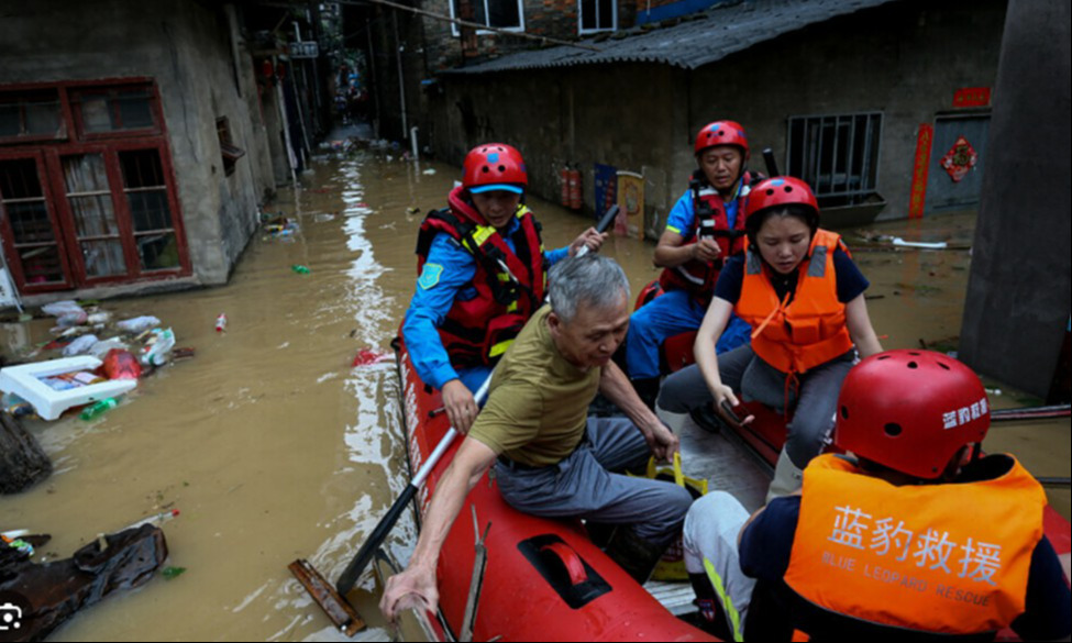 Хятадын өмнөд хэсгээр үер бууж хойд хэсгээр хэт халалт үргэлжилж байна