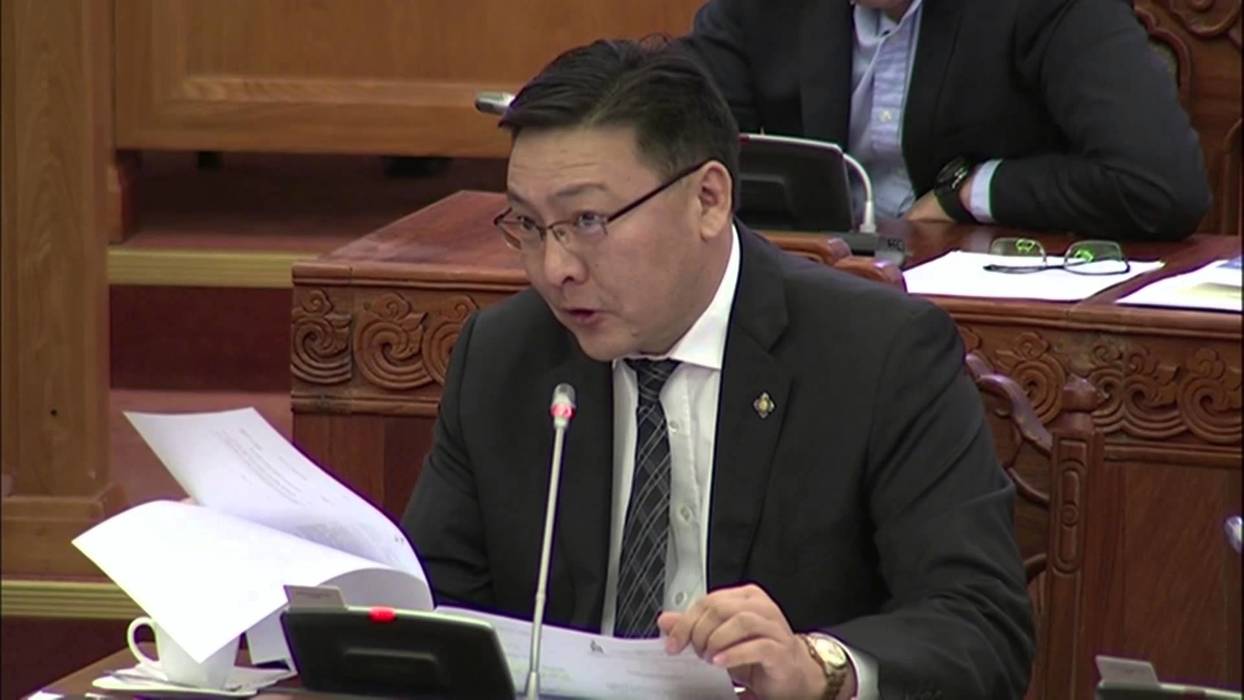 Ж Батзандан Н Золжаргал аа ажлаа өгөөд яв