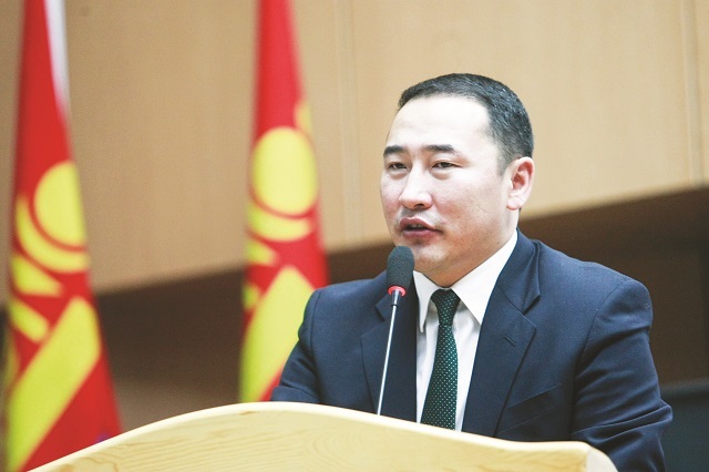 МАН-аас гарсан хүмүүст ”Ноён урваач, нохой шарваач” л гэж хэлье