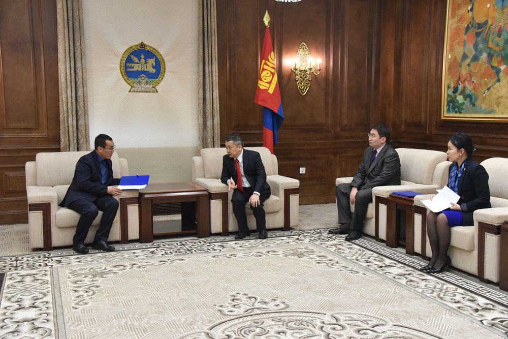 УИХ ын гишүүн Х Тэмүүжин хуулийн төслүүд өргөн мэдүүлэв