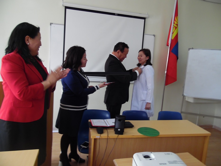 Ц Оюунбаатар Хан Уулын эмнэлгийн үйл ажиллагаатай танилцлаа