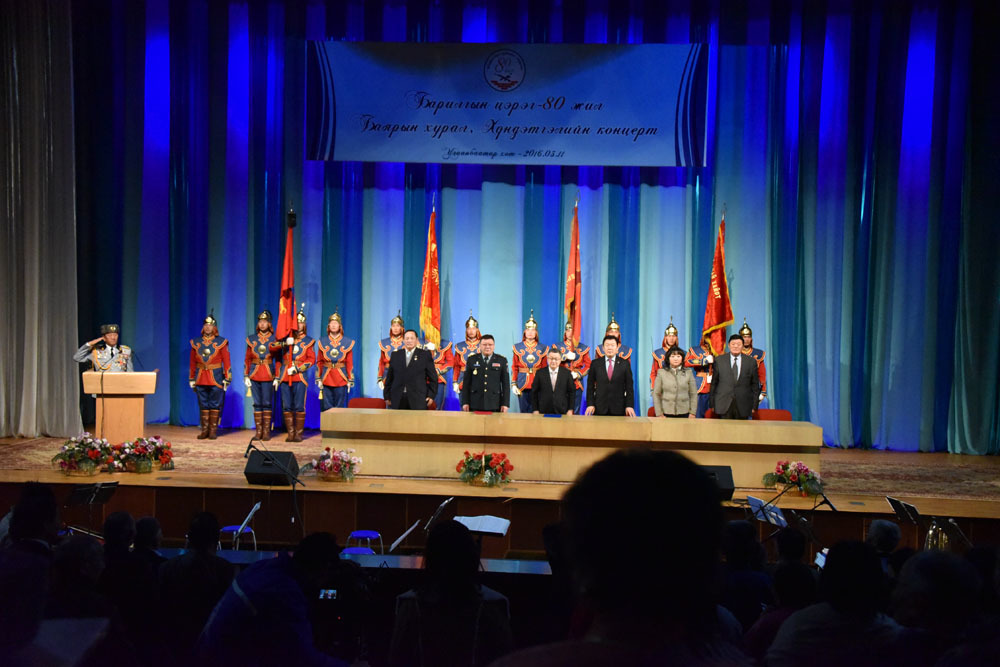 УИХ ын дарга Барилгын цэргийн ойн арга хэмжээнд оролцов