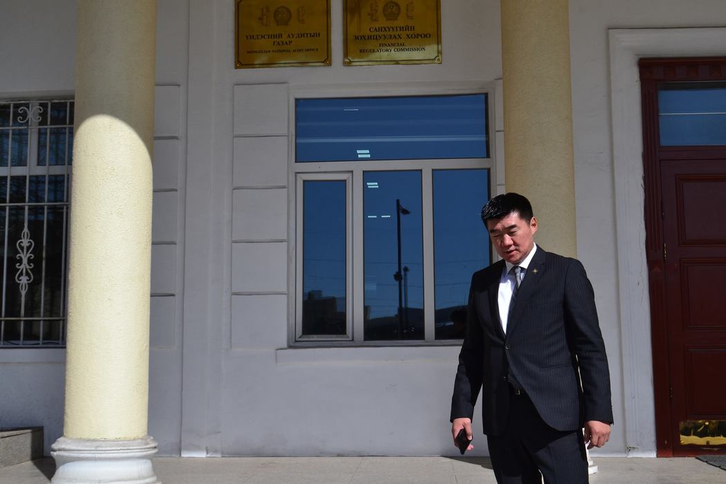 МАН мөрийн хөтөлбөрөө аудитын байгууллагад өглөө