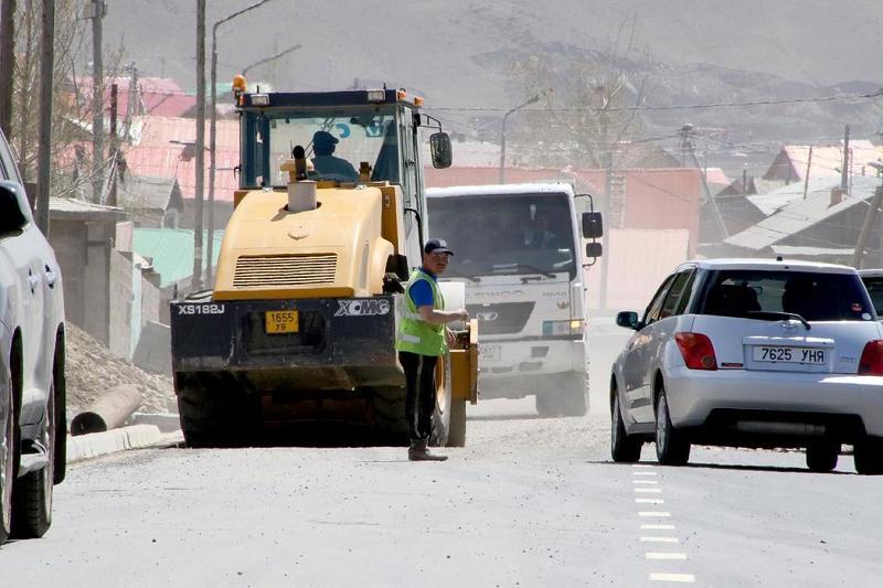 Дарь Эхийн замын хучилт тэмдэглэгээний ажил хийгдэж байна