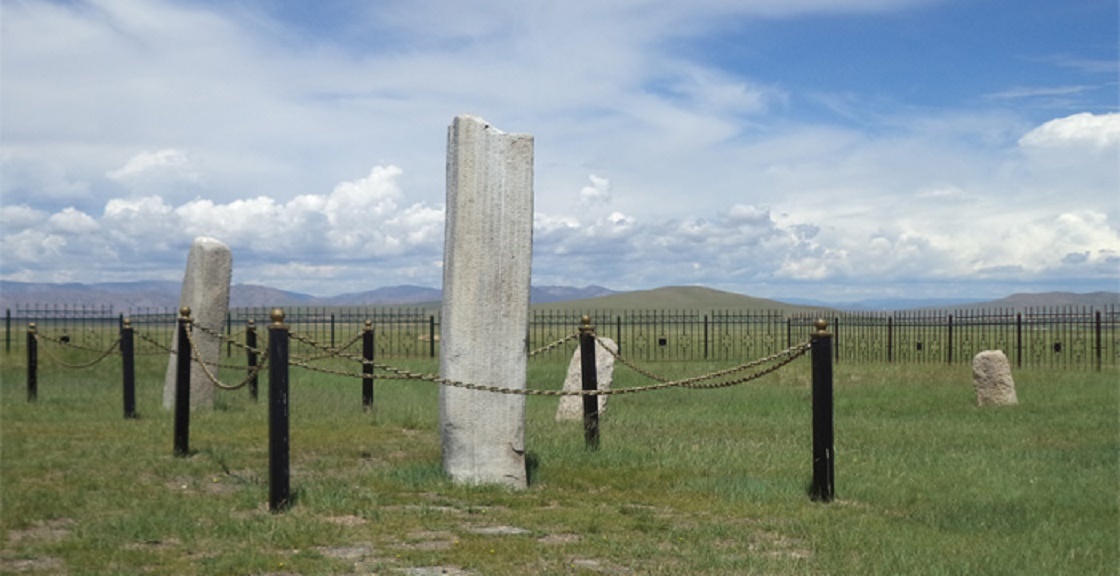 Тоньюкукийн гэрэлт хөшөөнд археологийн малтлага хийнэ