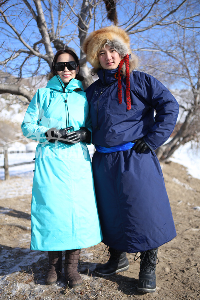 ”Хадлан” загварын дээл 350-400 мянган төгрөгийн үнэтэй