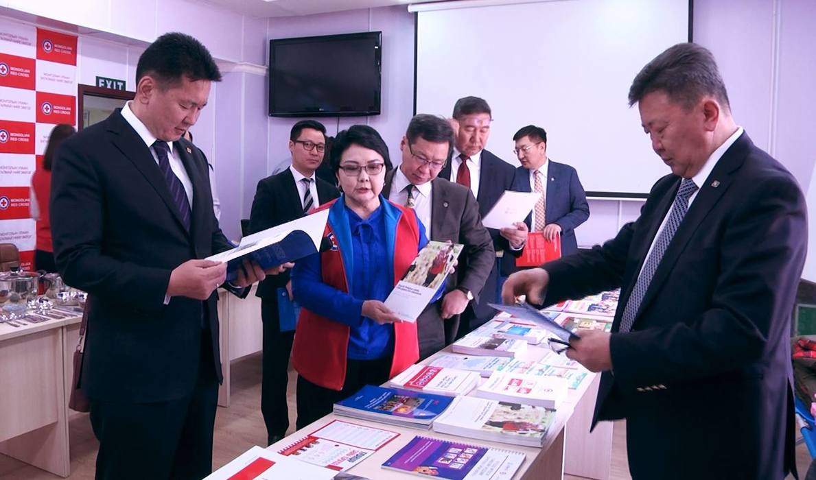 Шадар сайд У Хүрэлсүх МУЗН ийн үйл ажиллагаатай танилцав