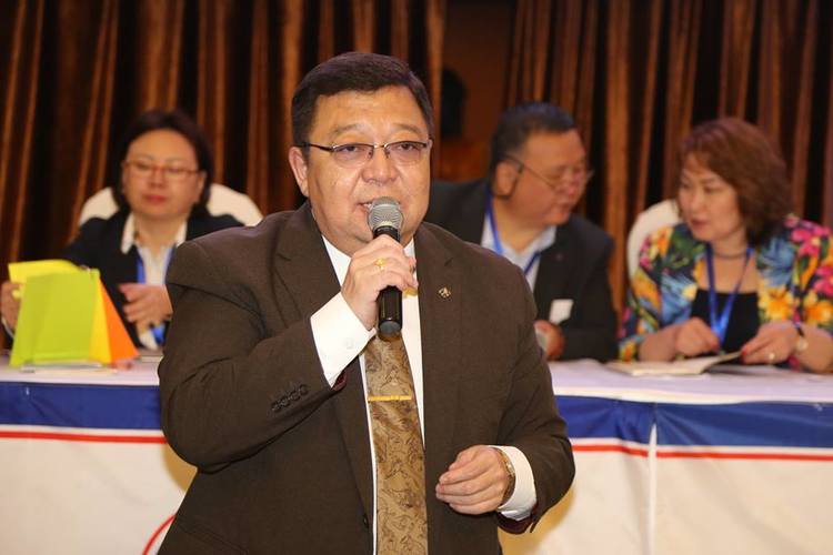 Д Ганхуяг АХХ ны Ерөнхийлөгчөөр сонгогдов