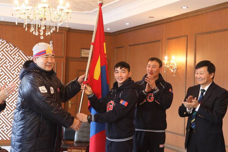 Монголын тугийг Б.Ачбадрах мандуулна